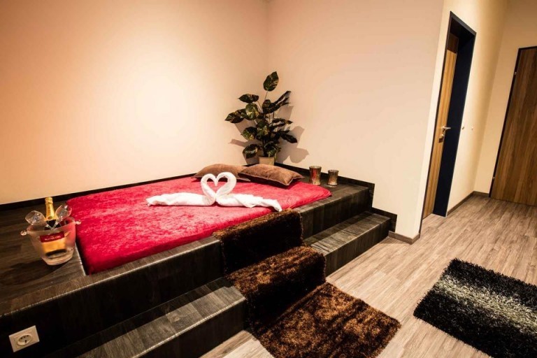 Laufhaus Niederösterreich - Laufhaus Splash